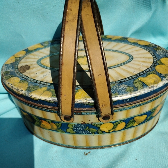 Vintage | Accents | Vintage Tin With Handles | Poshmark